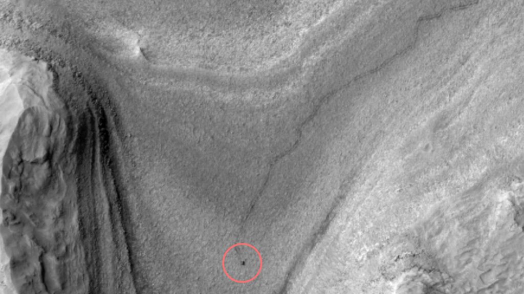 Cette photo de Curiosity prise depuis l’orbite de Mars est unique