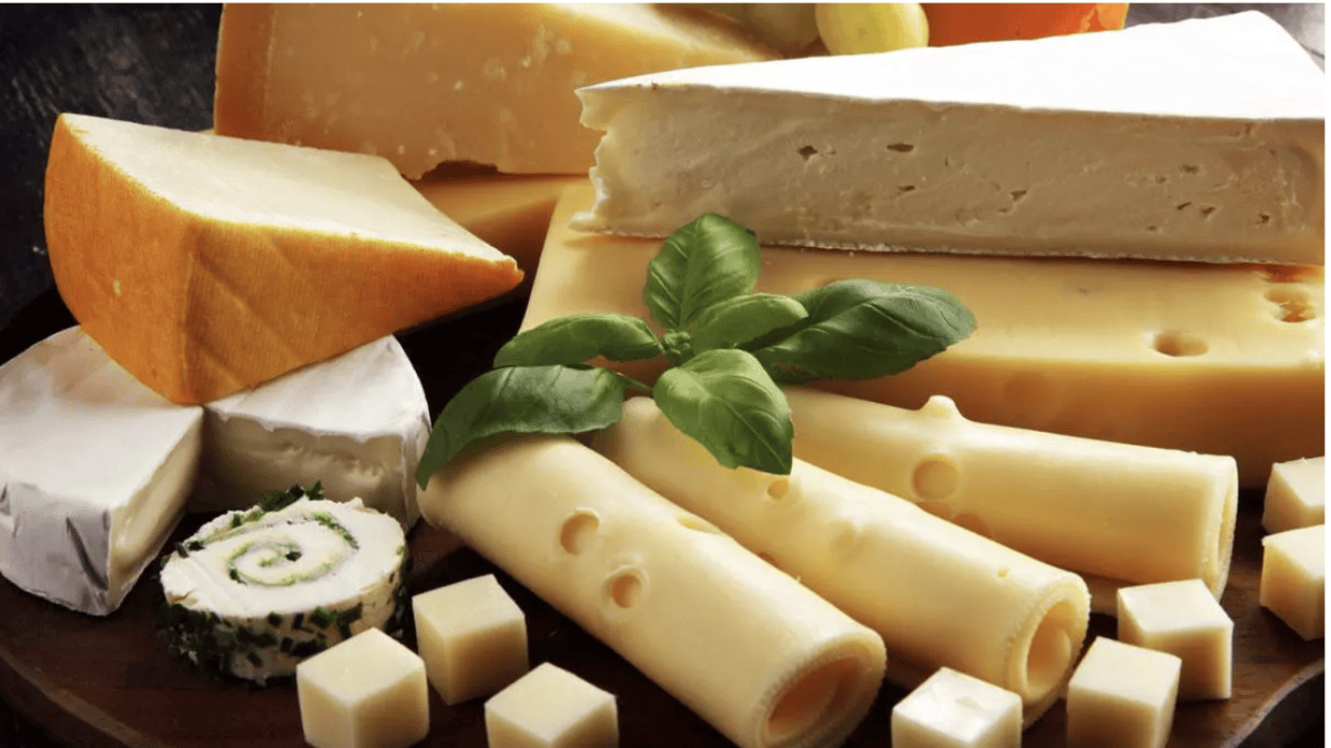 The Top 5 Cheeses for Weight Loss, According to Nutritionists