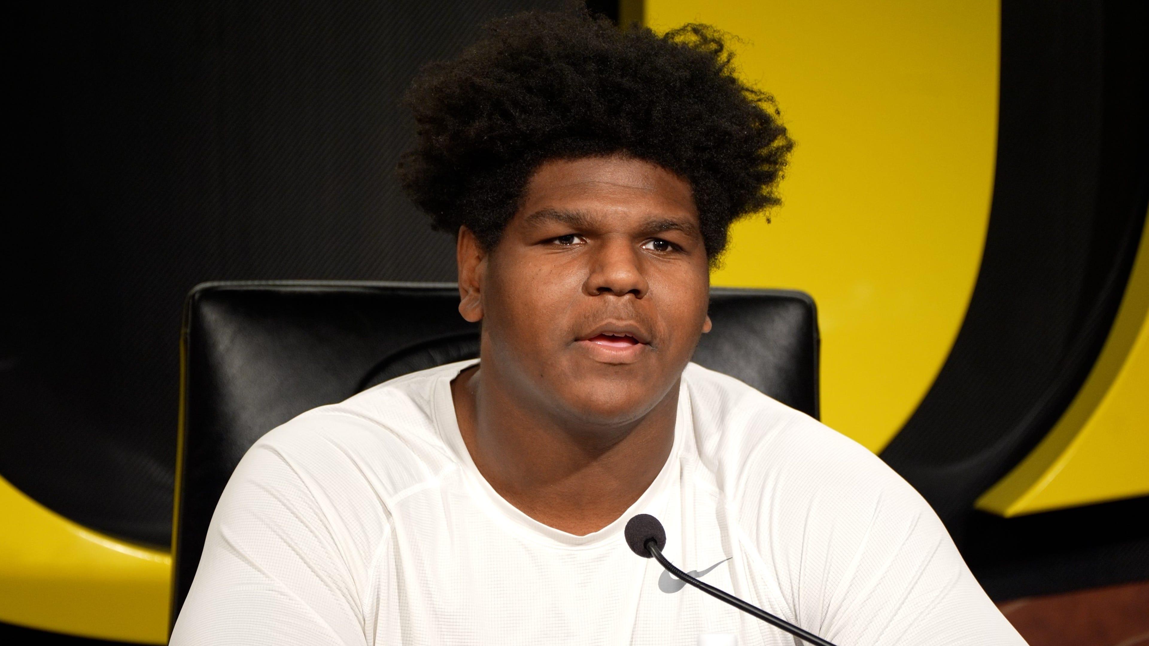 Commanders sign first-round pick Josh Conerly Jr. to fully guaranteed deal