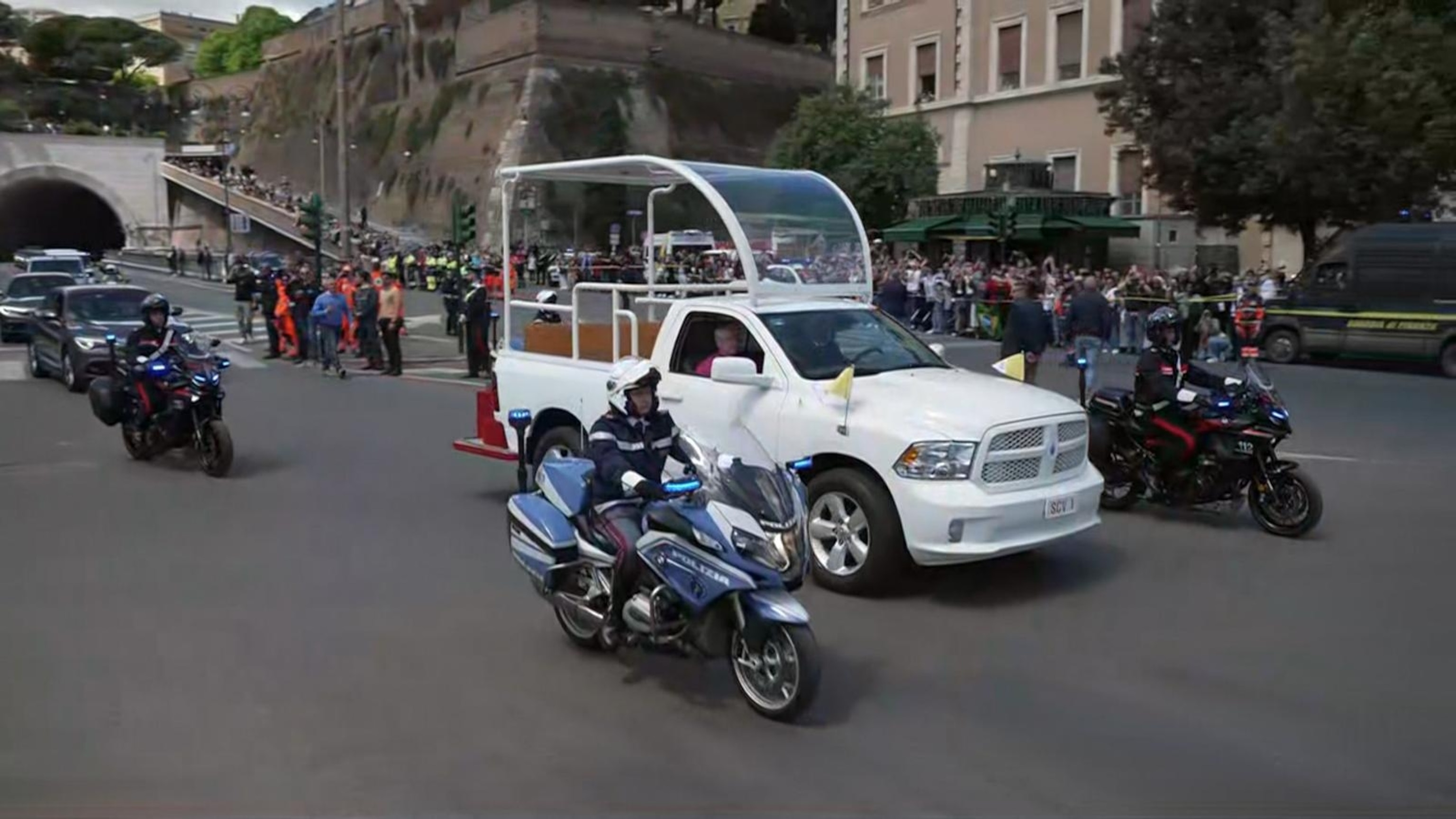 Converted popemobile leads funeral procession for Pope Francis