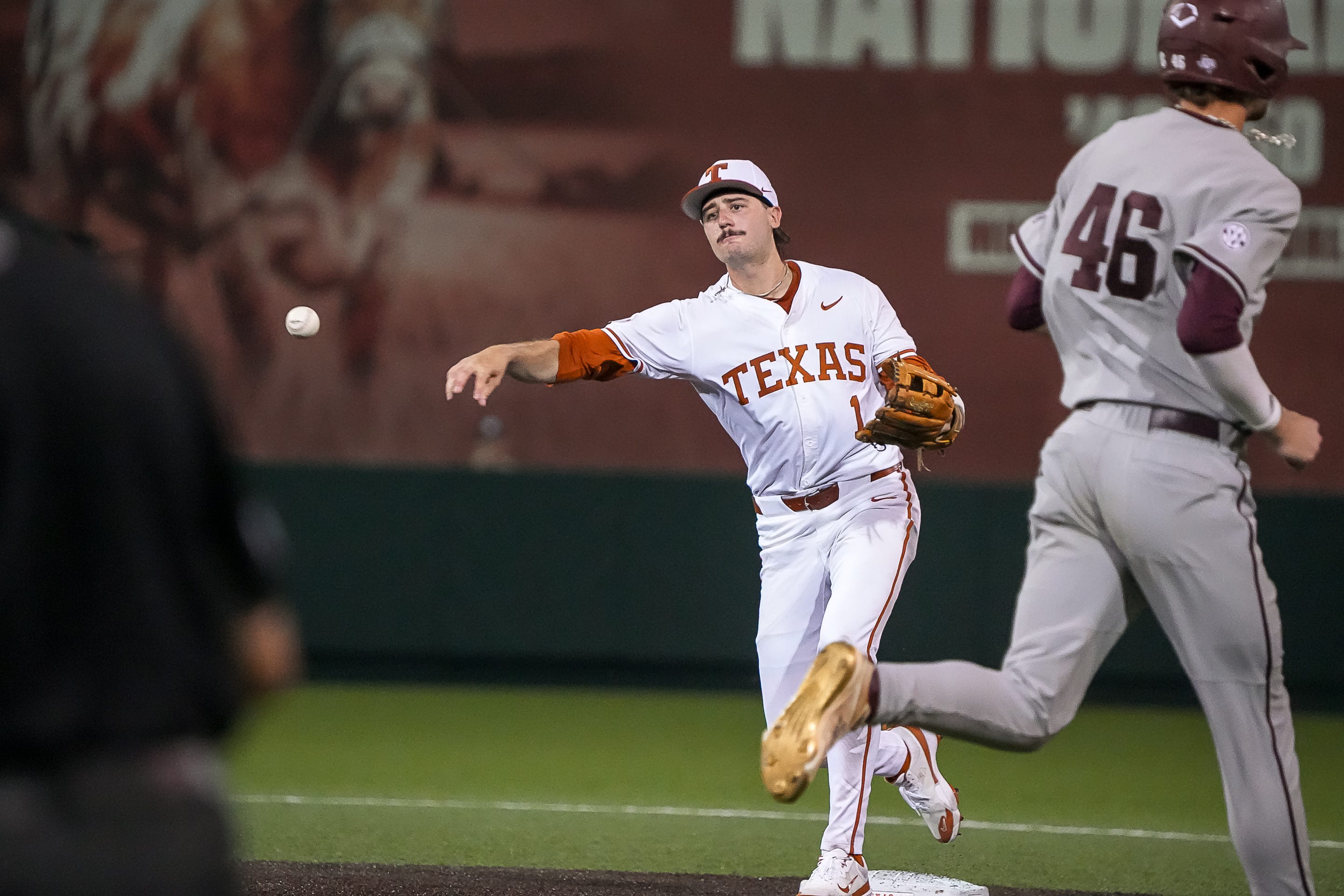 Texas baseball blown out by Arkansas in opener of SEC road series ...