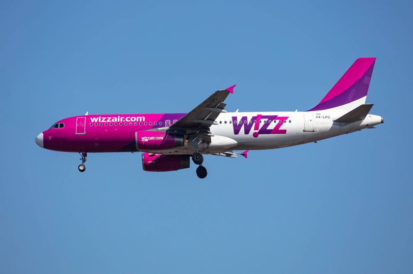 Wizz Air flight boarded by police after travellers 'wrongly accused' of ...
