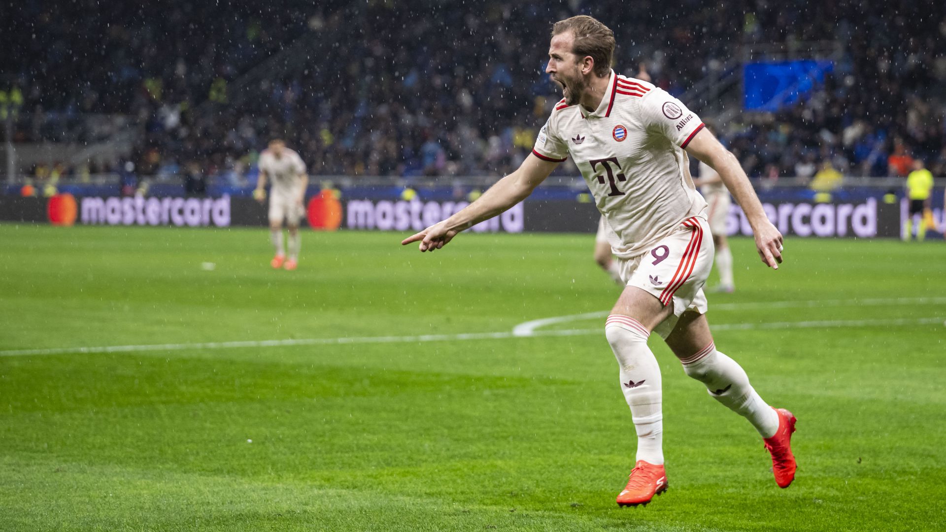 Bayern Munich 3-0 Mainz: TOR! Eric Dier scores a header against a ...