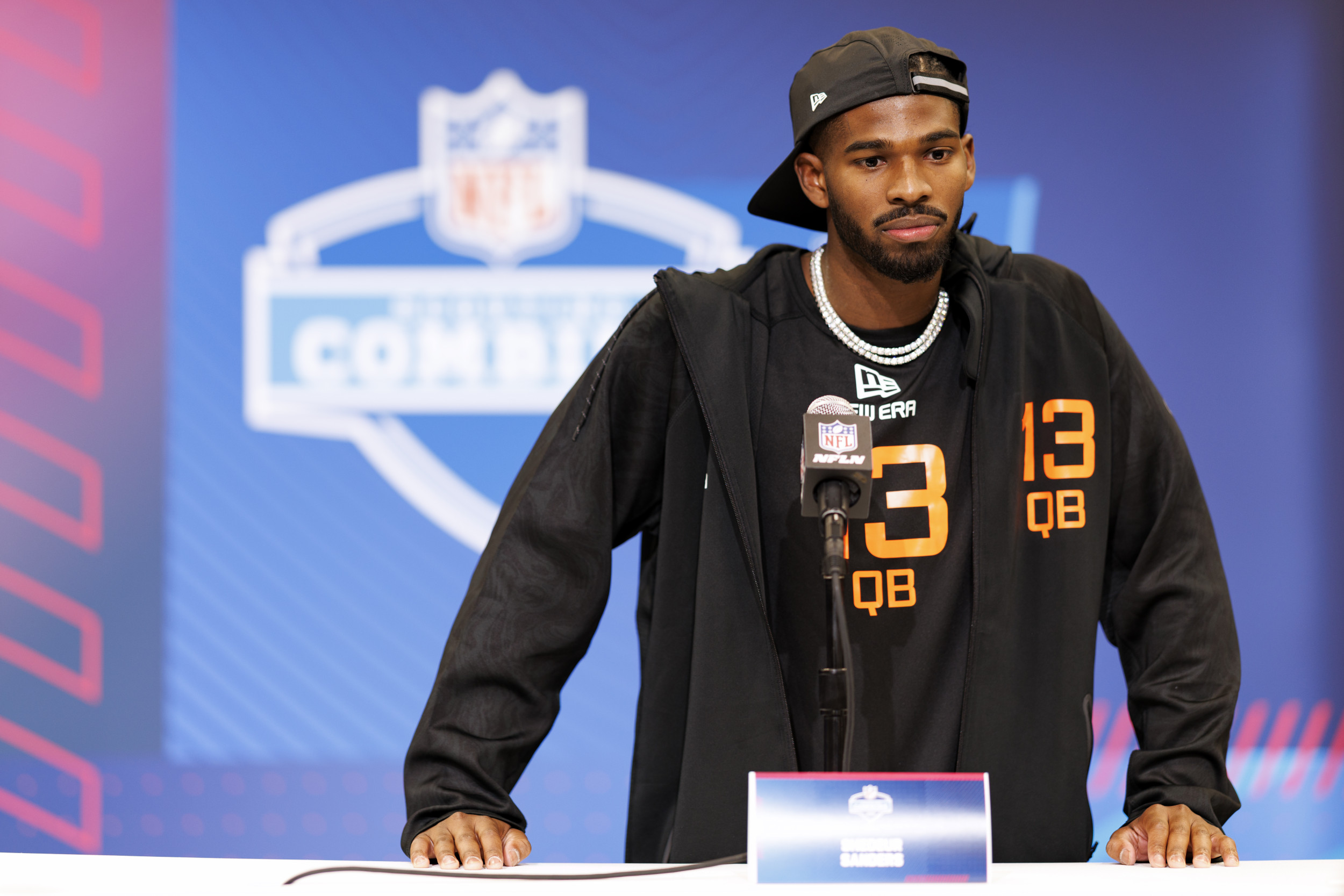 Patrick Mahomes Sends One-Word Message as Shedeur Sanders Continues to ...