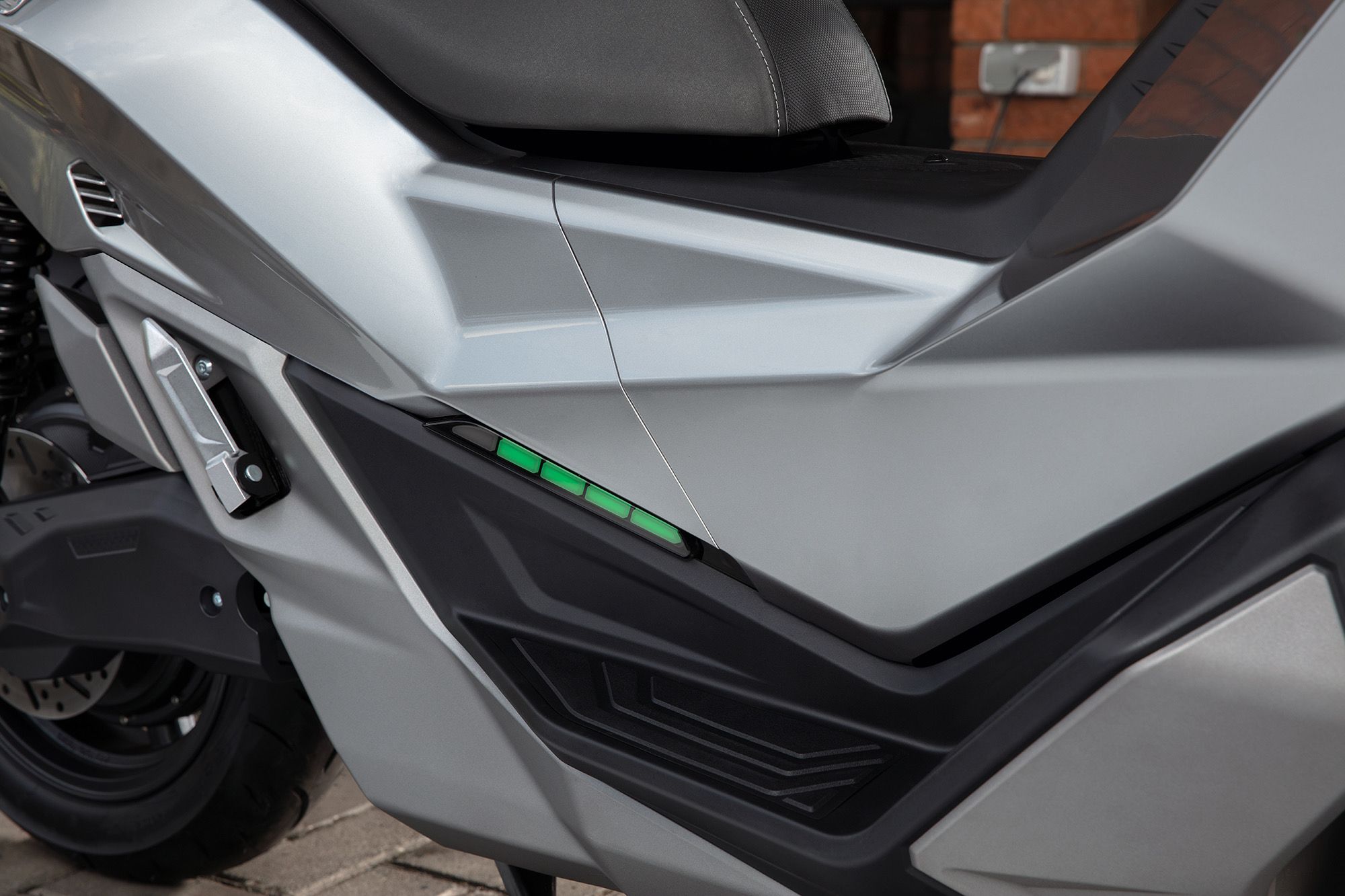 Satu-satunya di Indonesia, Ini Kelebihan Lampu LED Indikator di Motor ...