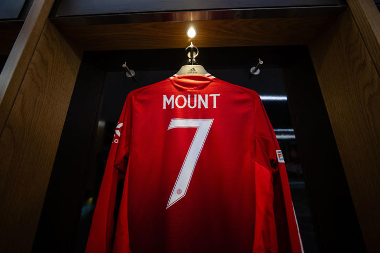 The Manchester United shirt numbers Matheus Cunha and Liam Delap could ...