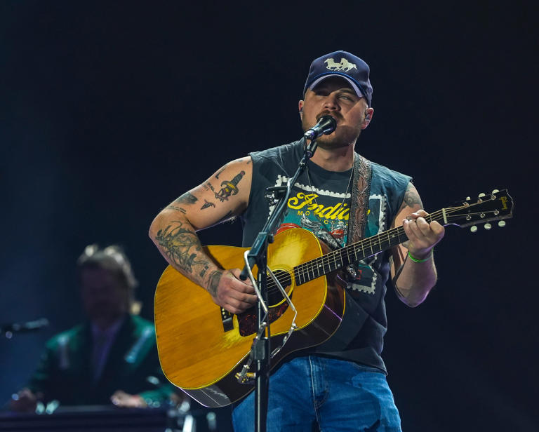 Stagecoach 2025 review: Zach Bryan blends grit and heart during ...