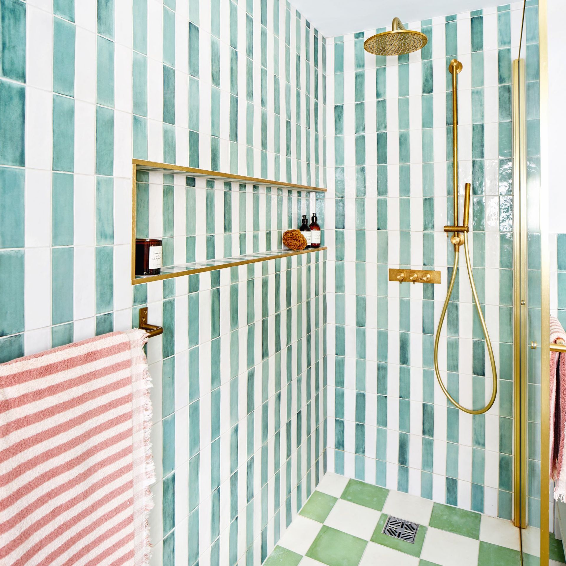 Shower enclosures vs wetrooms – experts break down the differences ...