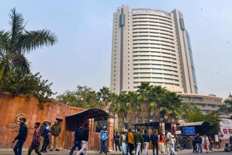 Govt to permit ads on FOBs