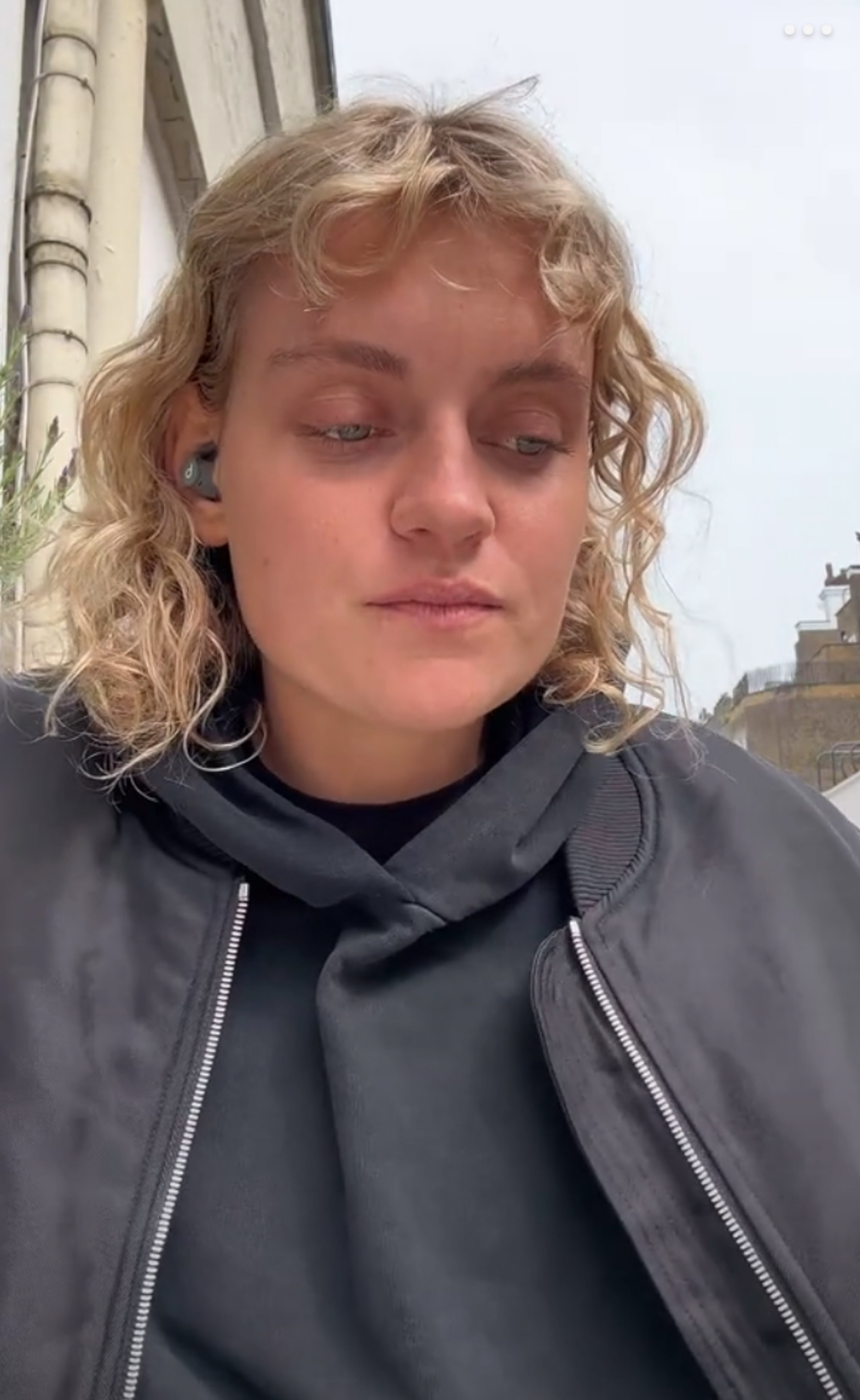 JoJo Siwa dumps partner Kath Ebbs after realizing she’s not a lesbian ...