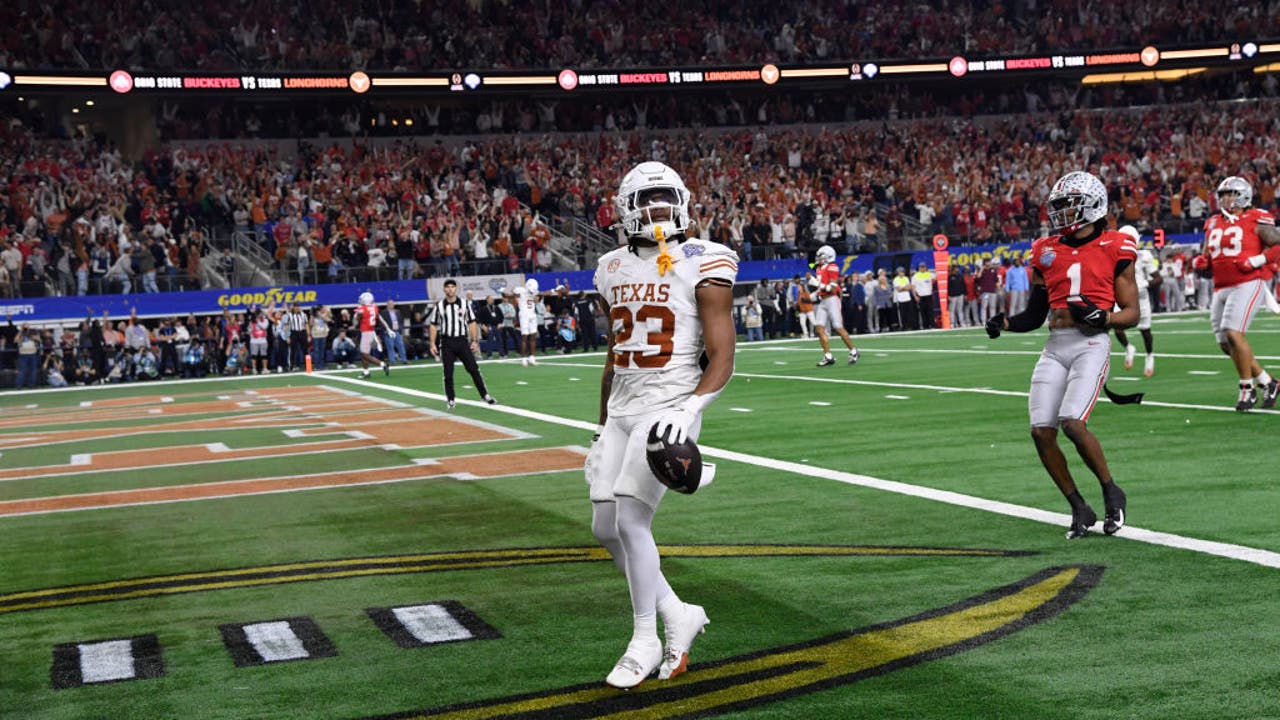 NFL Draft: Dallas Cowboys select Texas RB Jaydon Blue, Florida LB ...