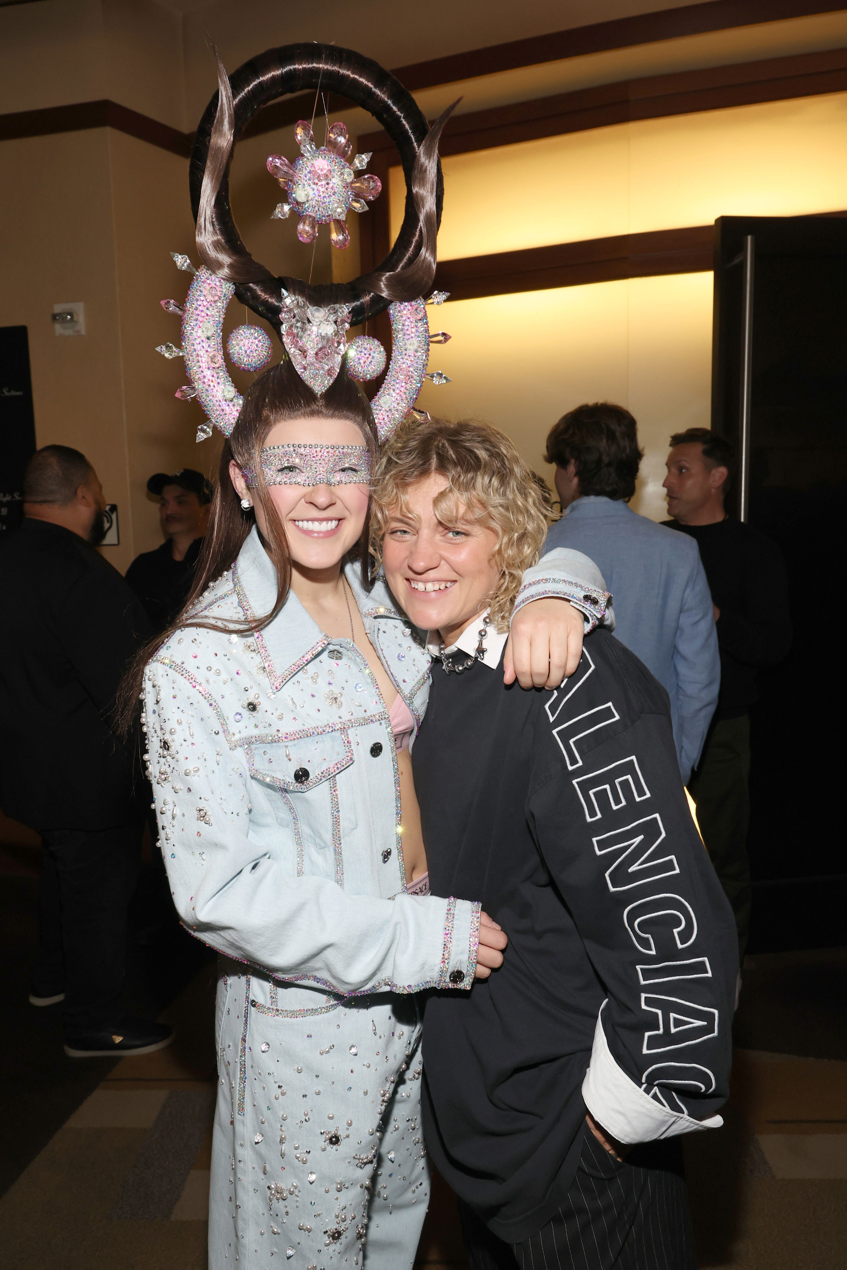 JoJo Siwa dumps partner Kath Ebbs after realizing she’s not a lesbian ...