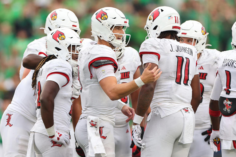 NFL insider 'wouldn't put it against' Tyler Shough starting at QB for ...