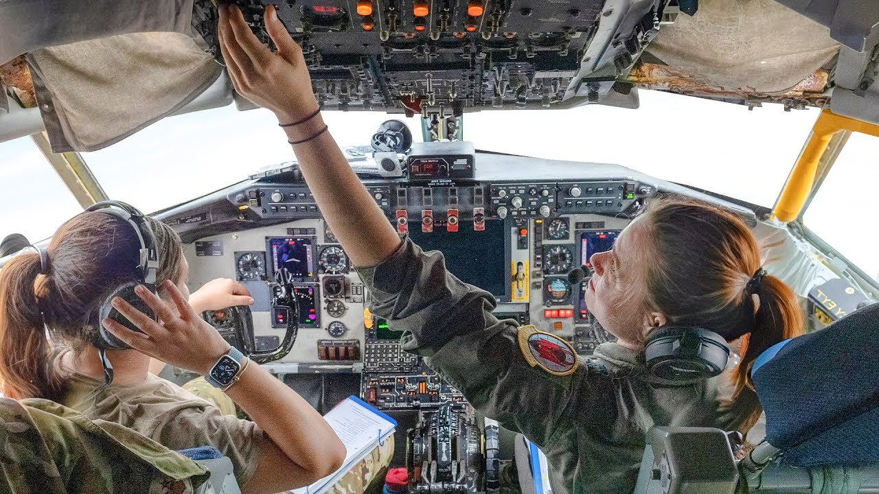 Female Flight Crew Takes Off Massive US Air Force Spy Plane on ...
