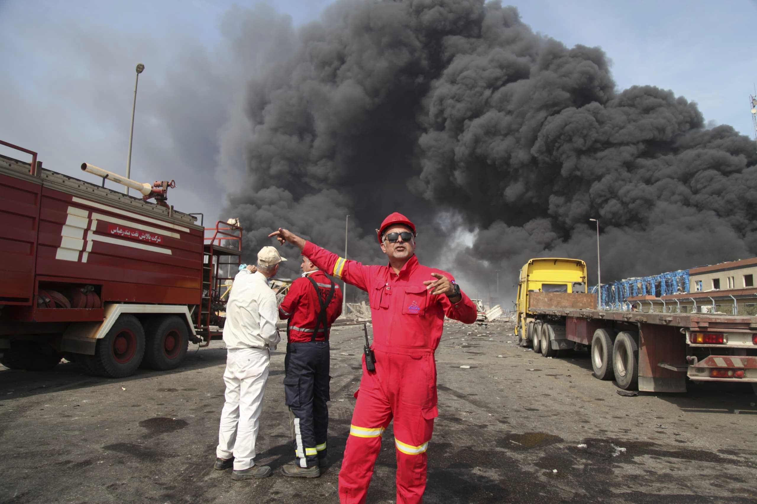 A massive explosion at an Iranian port kills 5, injures over 700