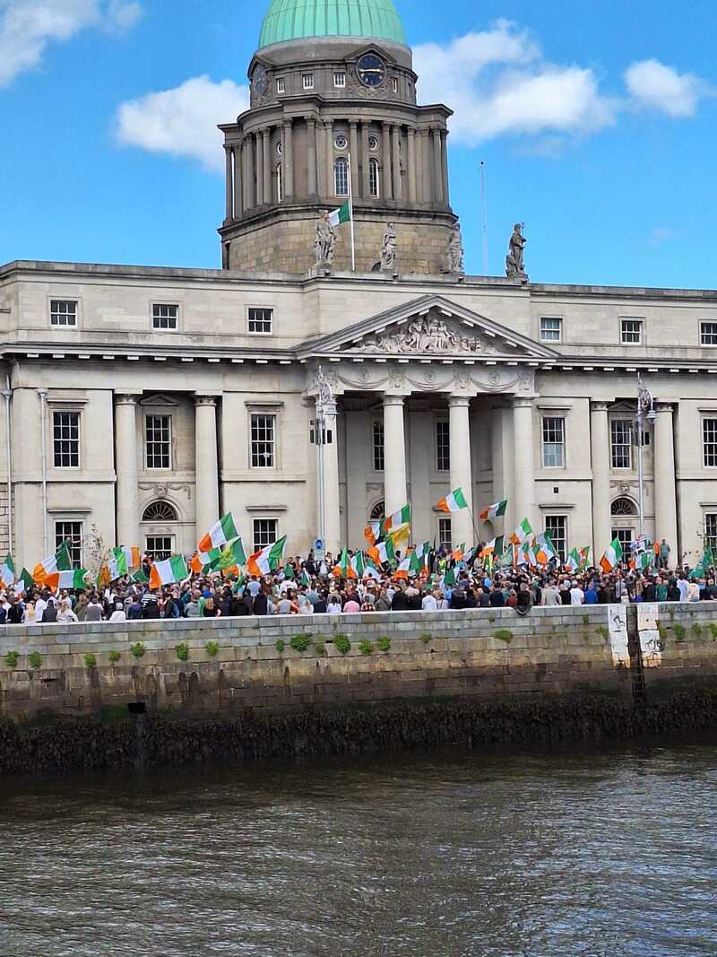 Anti-immigration protest and counter-protest take place in Dublin city ...