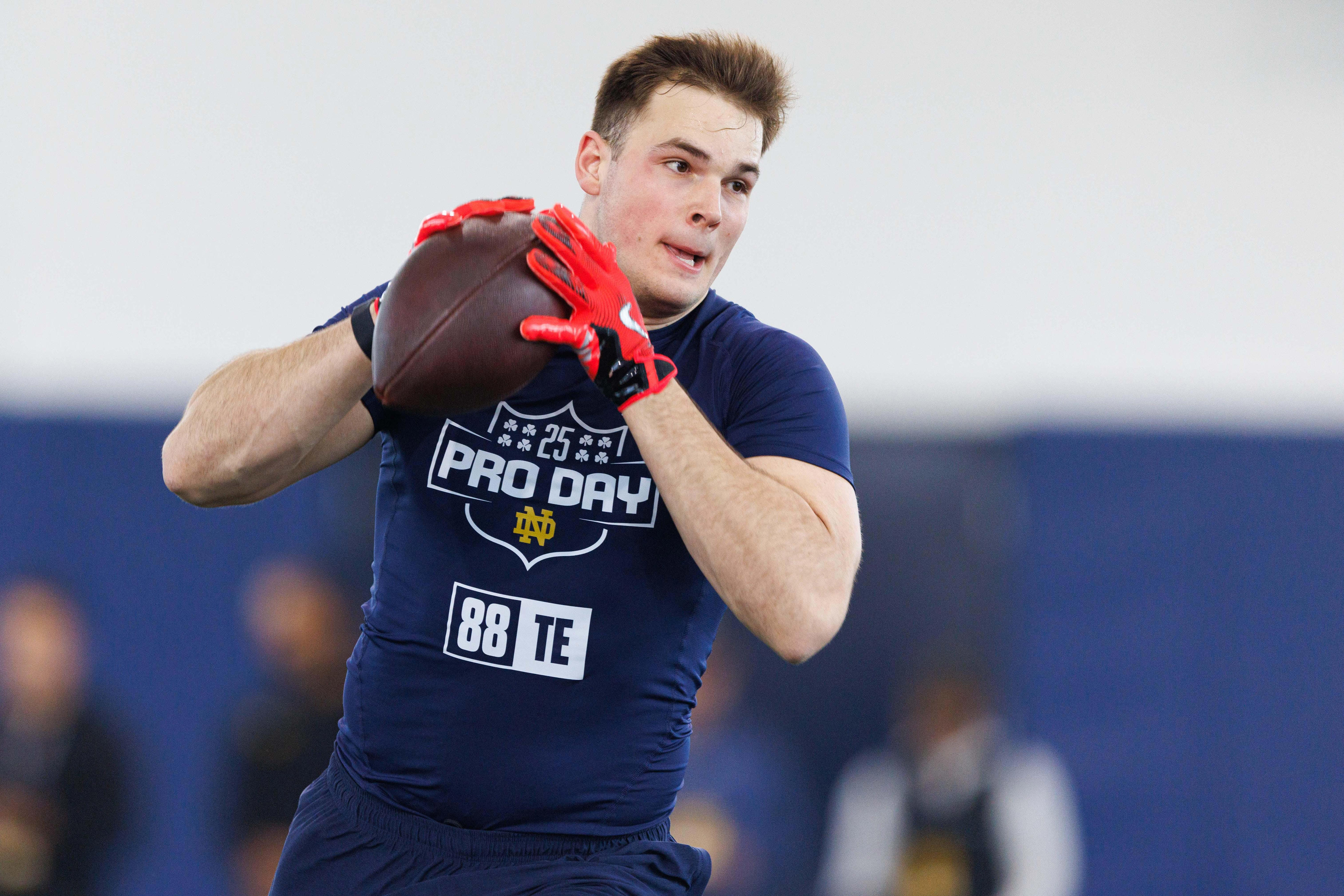 Social media loved the Carolina Panthers pick of Notre Dame TE Mitchell ...