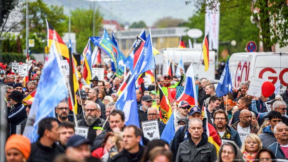 Germany: Thousands stage populist protests, counter-rallies