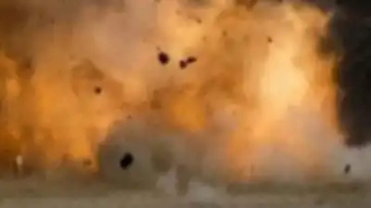 Blasts in 2 firecracker units claim 6 lives