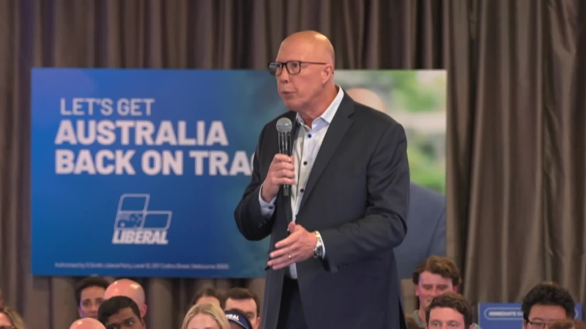 Peter Dutton rallies Liberal members in Melbourne