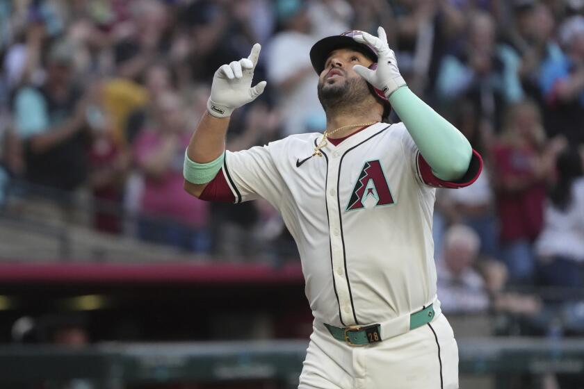 Arizona's Eugenio Suárez hits four home runs in loss to Atlanta