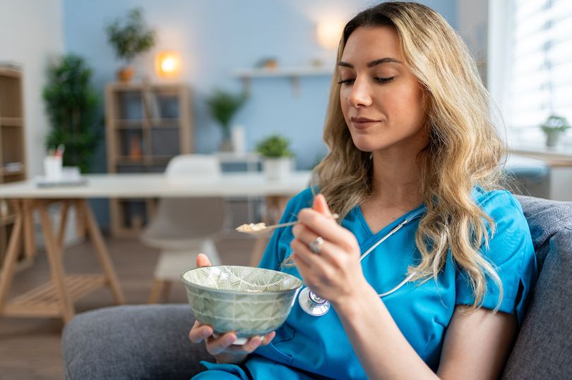 Doctor's cholesterol-lowering breakfast bowl that includes chocolate