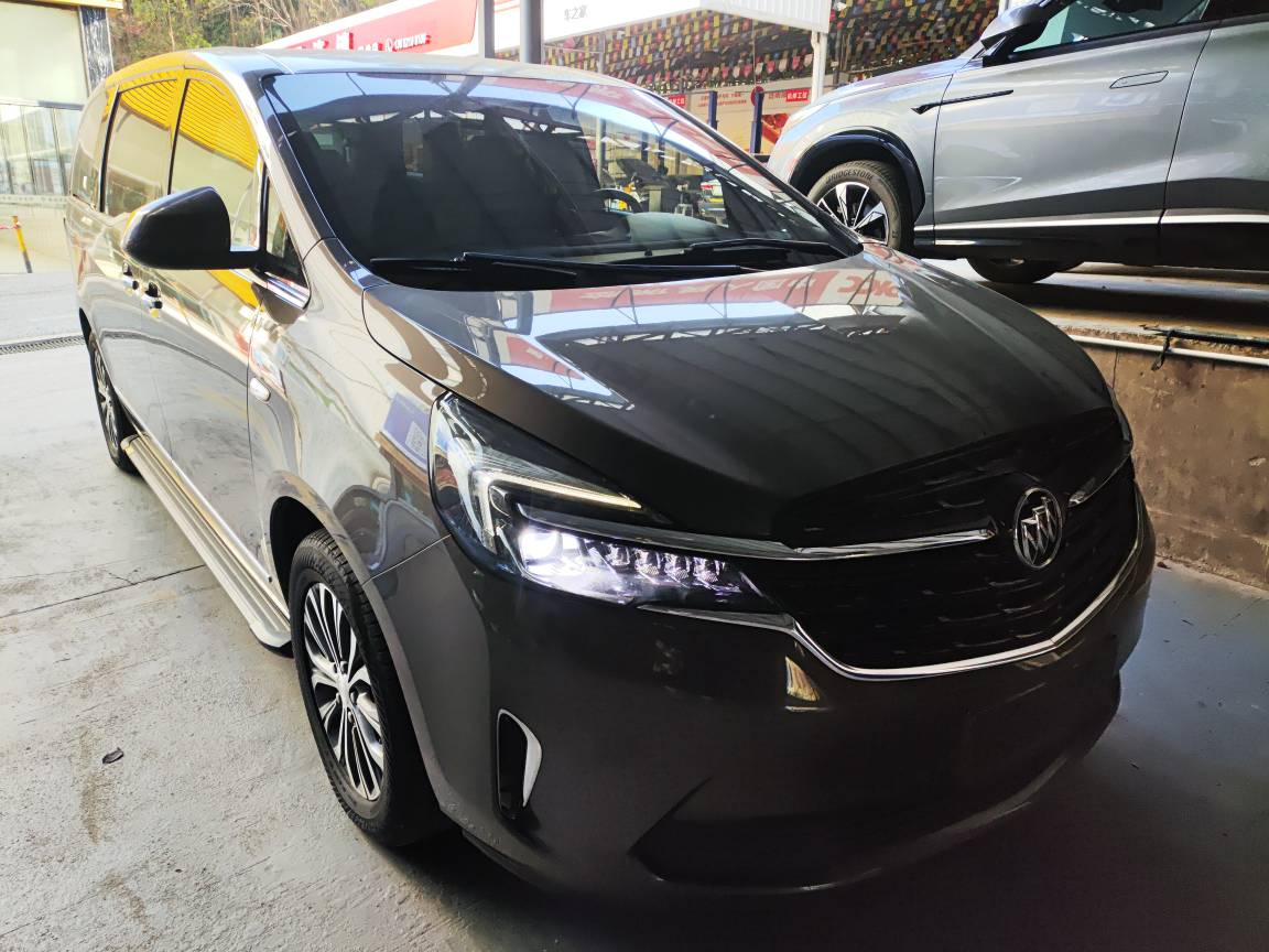 别克 别克GL8 2021款 陆上公务舱 652T 豪华型实拍图