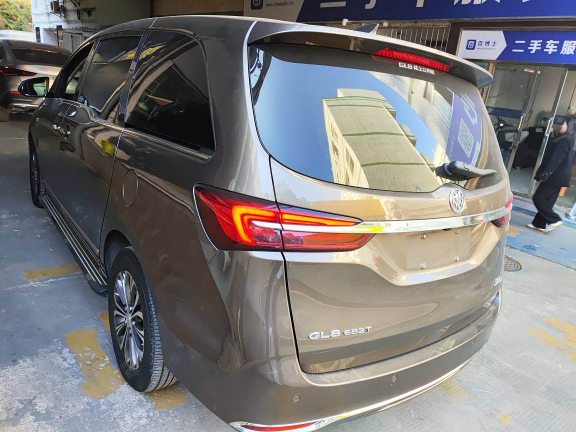 别克 别克GL8 2021款 陆上公务舱 652T 豪华型实拍图