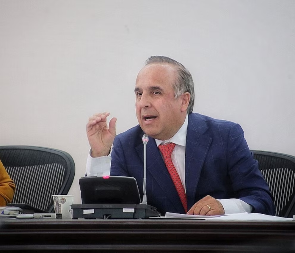 Tribunal anula la designación de Guillermo Reyes como embajador en Suecia