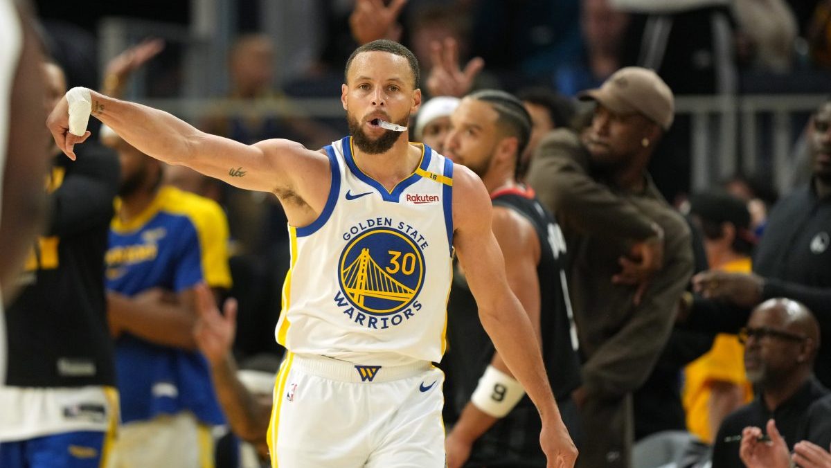 Behind ‘Batman' Steph, Warriors prevail without his ‘Robin' in Game 3