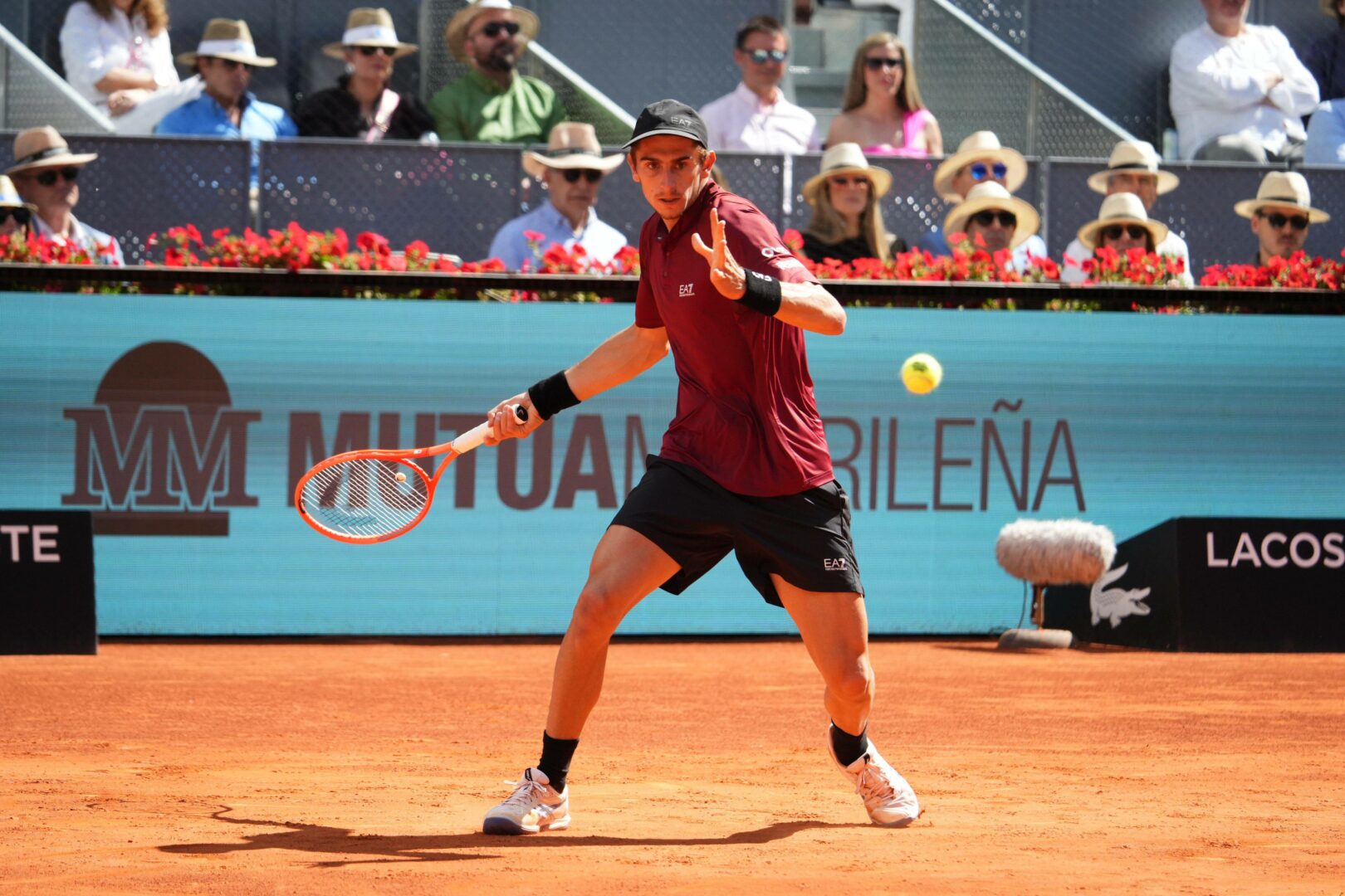 Arnaldi più forte anche del black-out, le altre partite rinviate a domani