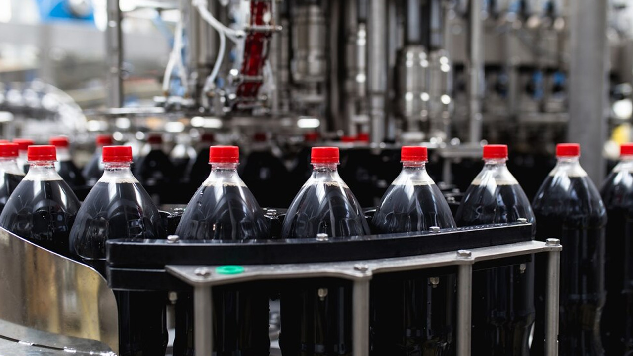 How Coca-Cola Is Made: A Behind-the-Scenes Look at the Carbonation ...