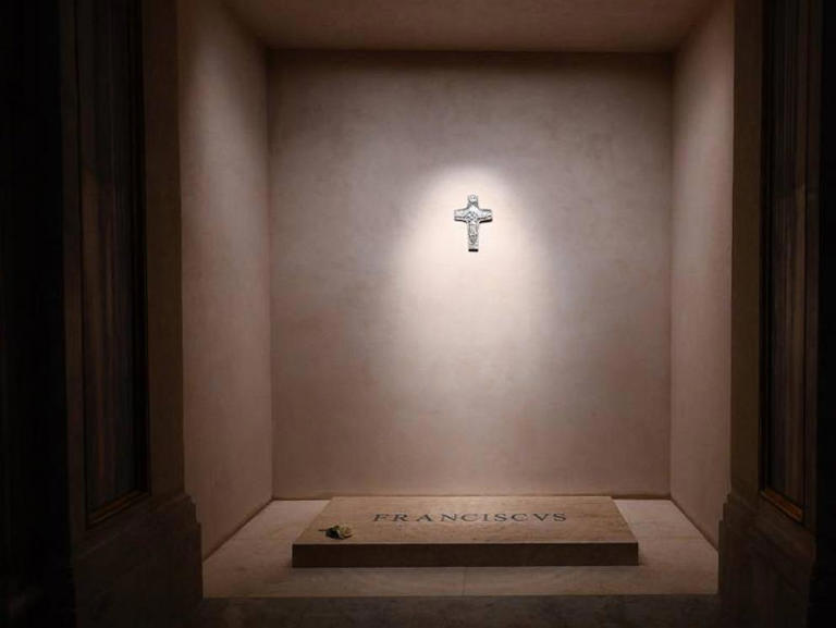Vatican releases pictures of Pope Francis' tomb, as it opens for public ...