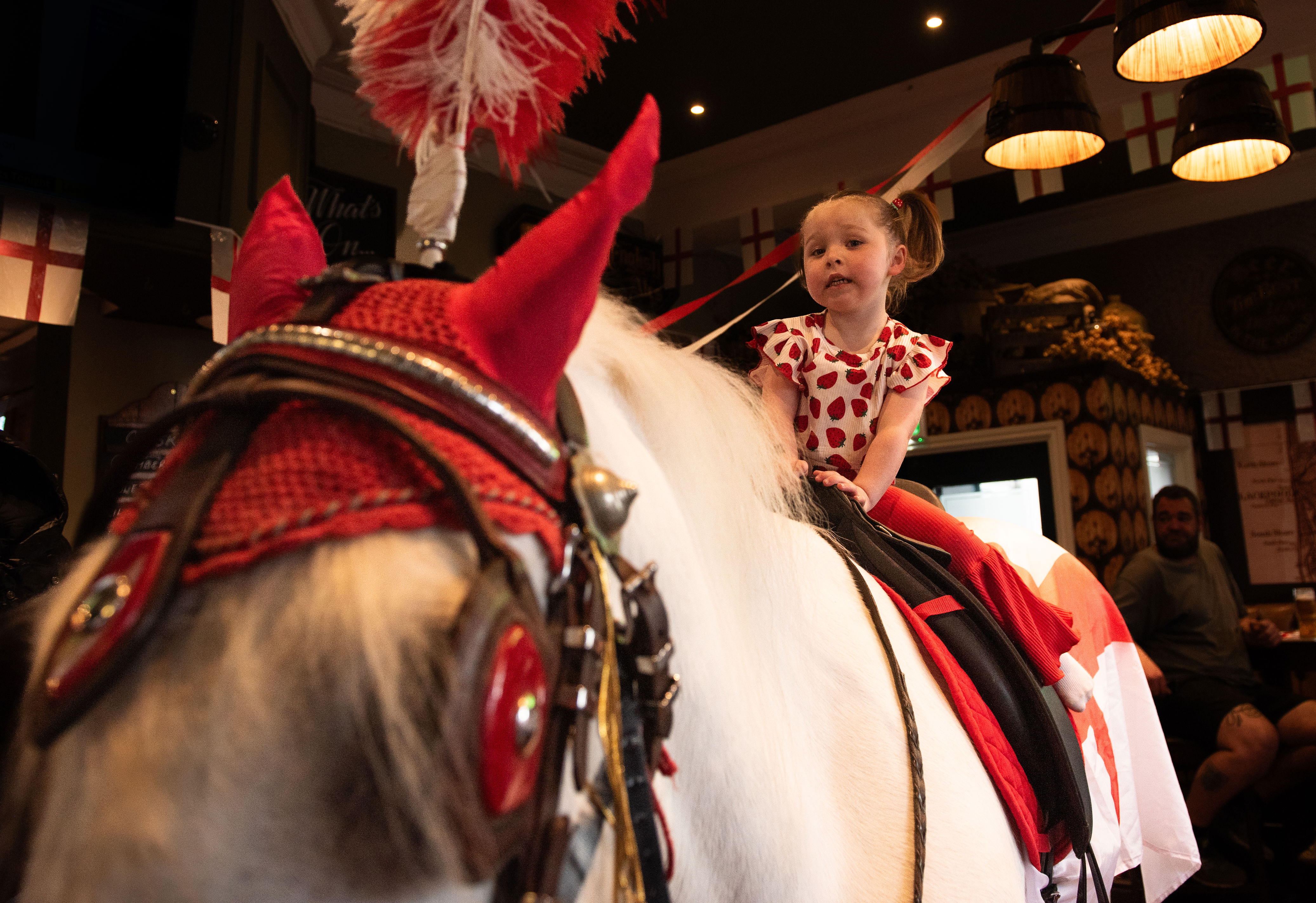 Patriotic Blackpool landlord rides into pub on horseback in St Georges ...