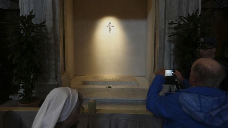 Thousands of faithful gather at Pope Francis' final resting place in ...
