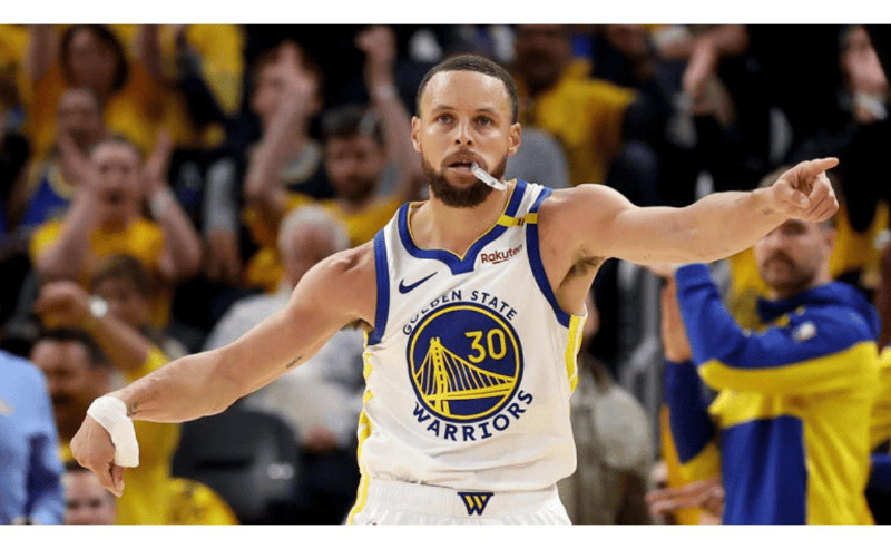 NBA Playoffs: Steph Curry Puts Warriors on His Back in Dominant Win ...