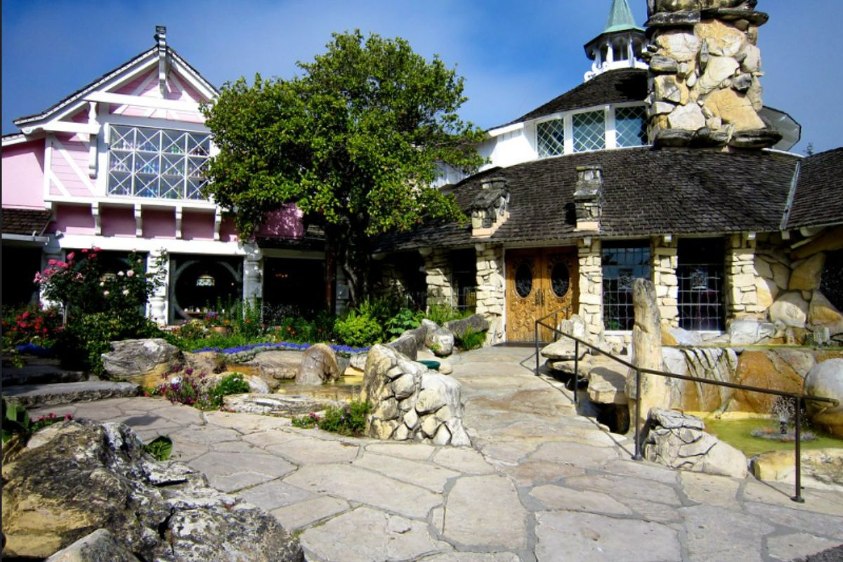 The Best Vintage Motels in California That Still Have Soul