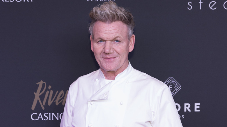 Gordon Ramsay's Trick For Crispy Fried Fish Requires Patience