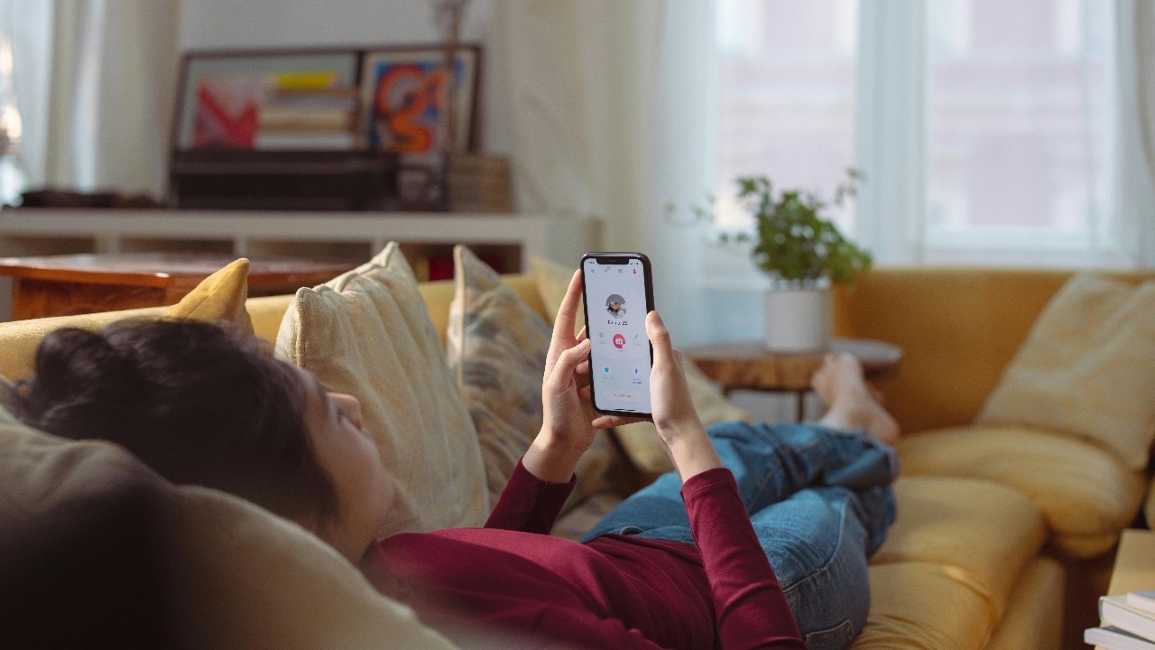 Ego scrolling, a troubling trend on dating apps?