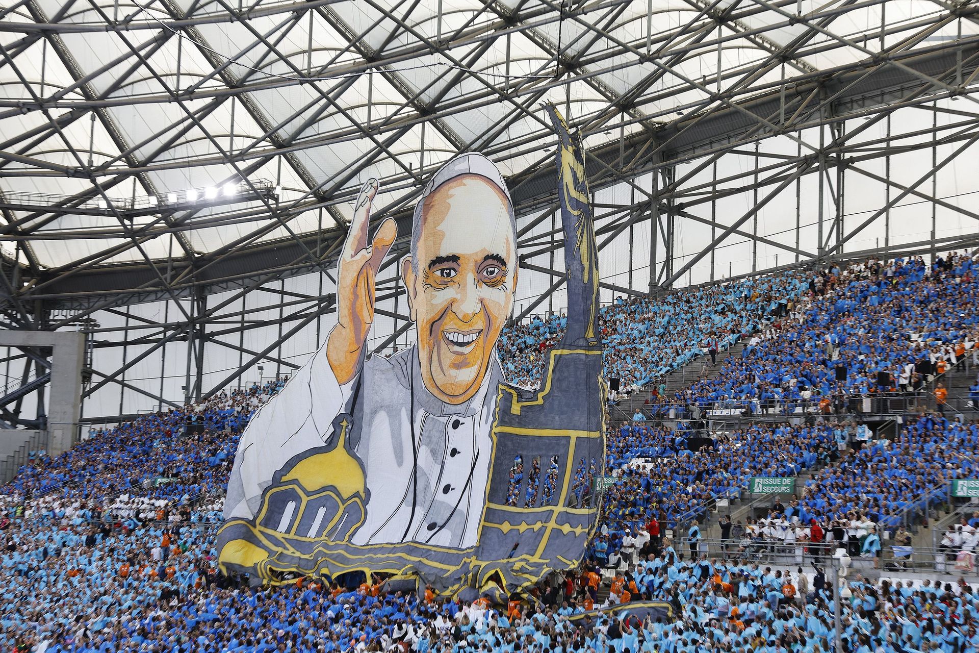 Bidding farewell to Pope Francis, the devout football fan who led the ...