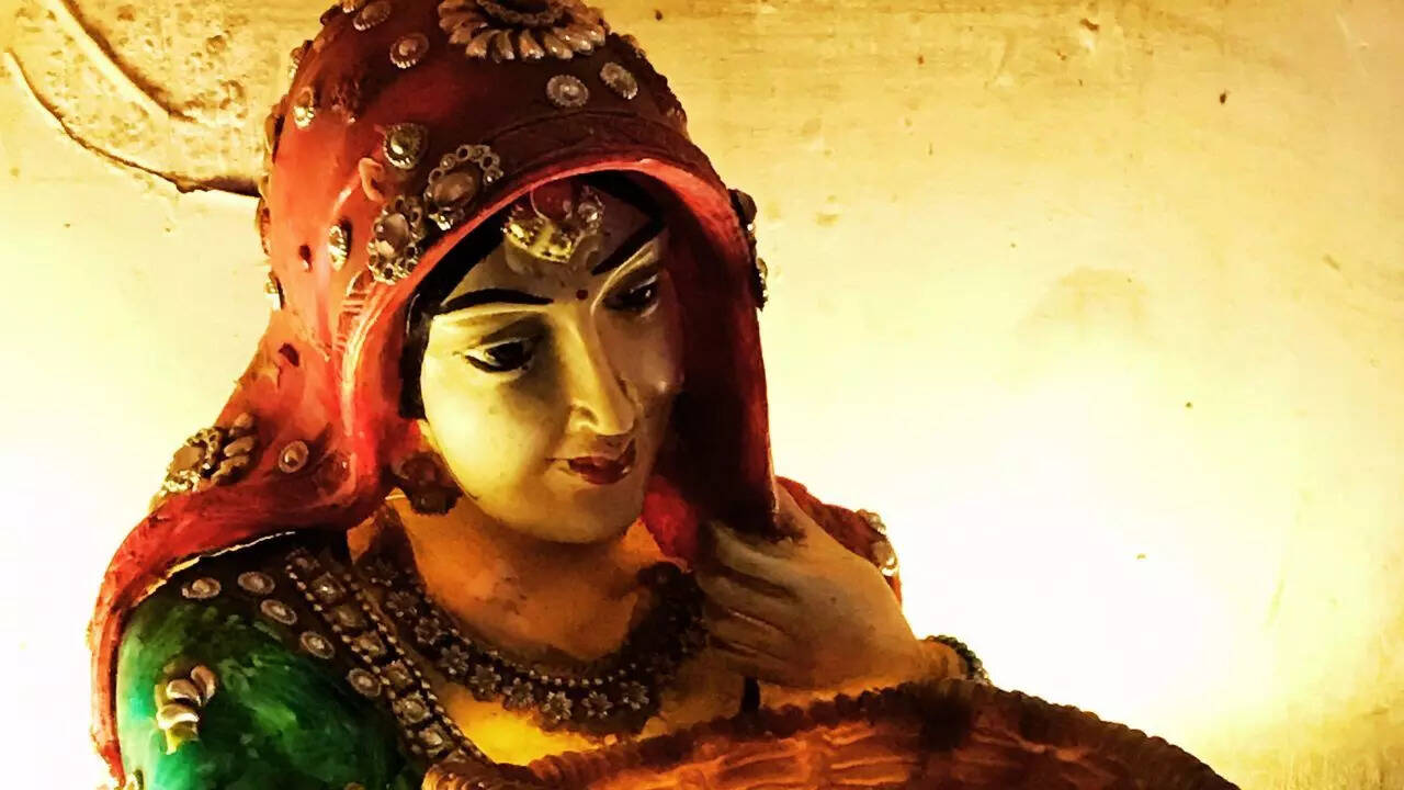 The untold story of Hadi Rani: Why the Rajput Queen from Mewar beheaded ...