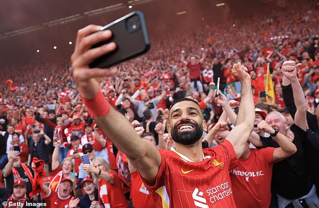 Let the party begin! Thousands of Liverpool fans flood the city to ...