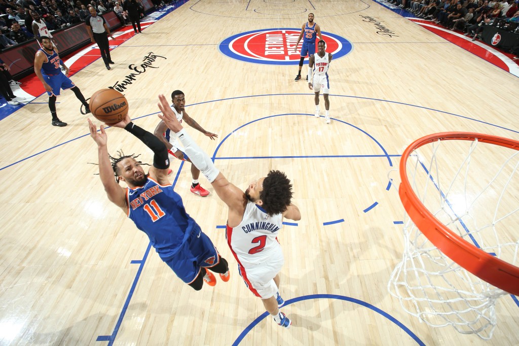Knicks win thrilling Game 4 on controversial no-call as Jalen Brunson ...