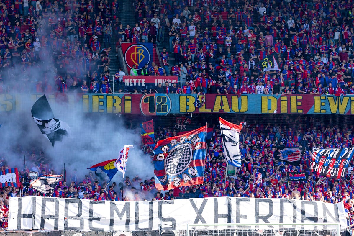 FCB-Fans haben ihren neuen Papst – Superstar kann nur lachen