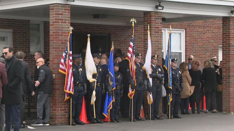 Line stretches out door at wake of late Senate President Dominick Ruggerio