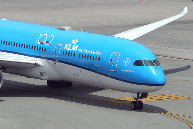 KLM Grounds 7 Boeing 787s Due To Maintenance Issues