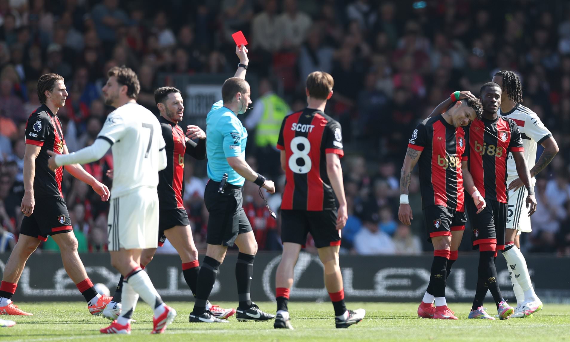 Bournemouth to appeal Evanilson's red card against Man United, confirms ...