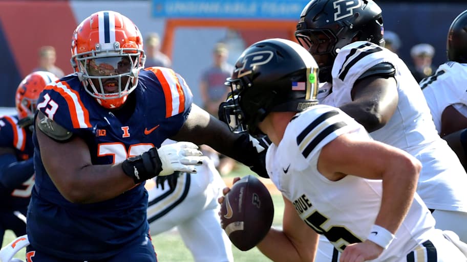 Illinois Defensive Lineman Signs Free-Agent Deal With Los Angeles Chargers