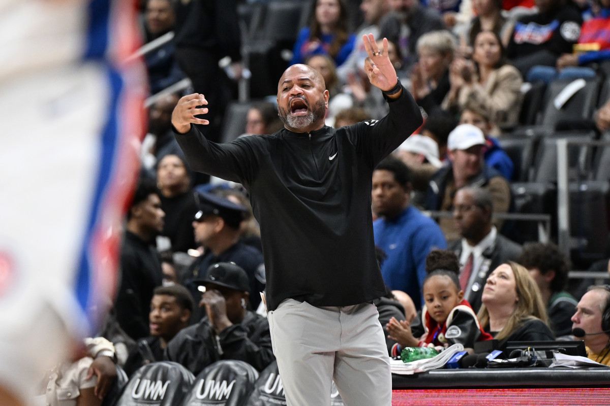 Pistons' JB Bickerstaff Reveals What NBA Coaches Have To Do To Not Be Fired