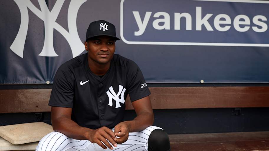 Yankees name intriguing reliever to roster for Sunday doubleheader ...